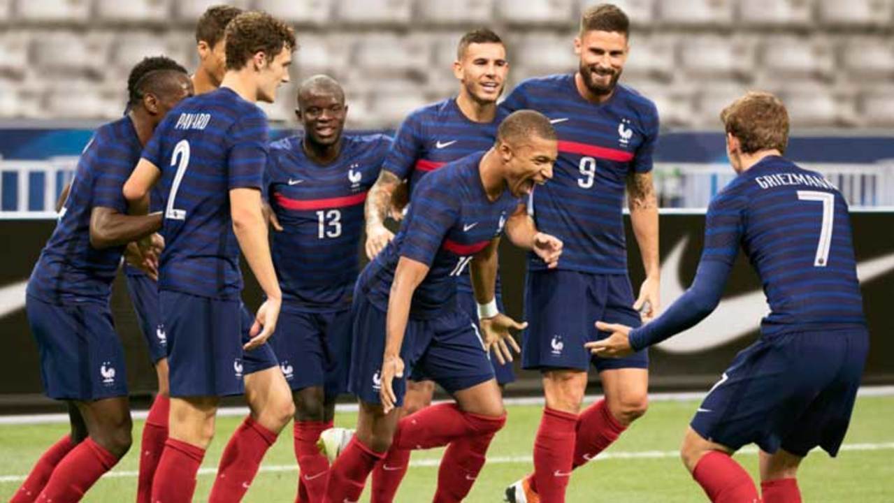 L'équipe de France présente ses nouveaux maillots