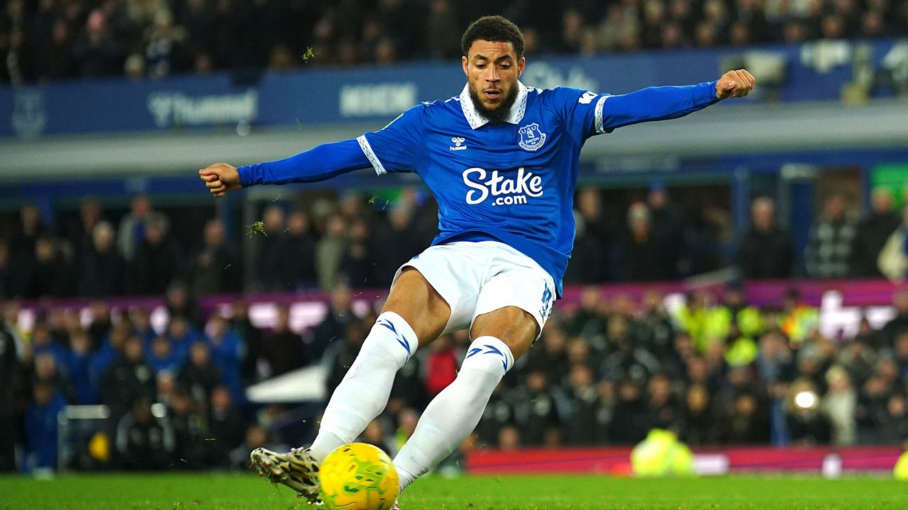 Mercato : l’OL d’accord avec Nemanja Matic et Arnaut Danjuma mais…