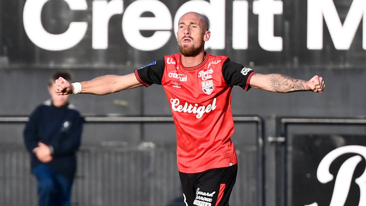 Gaëtan Courtet (Guingamp) en route pour Dunkerque