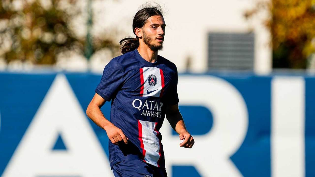 Officiel : une jeune pépite signe son premier contrat pro au PSG