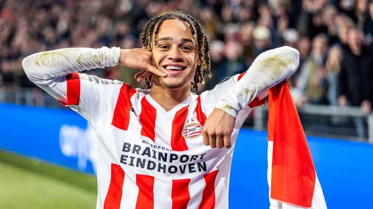 Mercato PSG : le nouveau but splendide de Xavi Simons avec le PSV (vidéo)